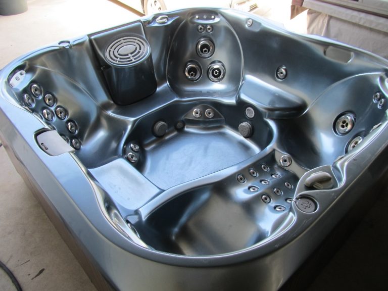 Spa Wholesalers – New and pre-owned spas, swim spas, covers, and more!
